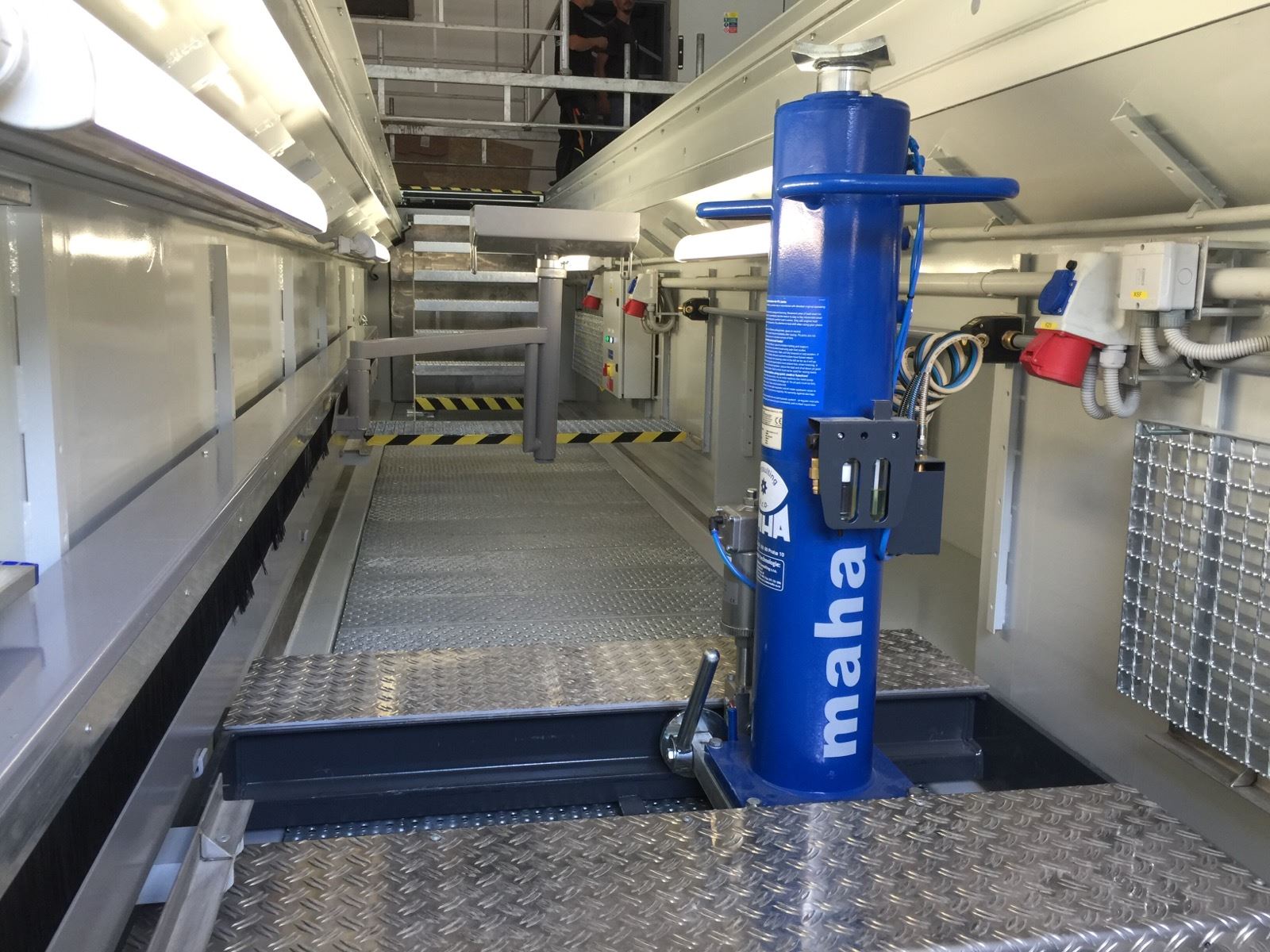 Service pit – effective, safe and environmentally friendly service